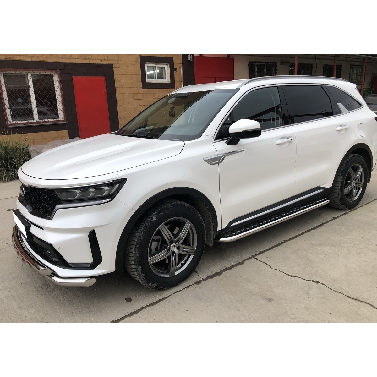 Пороги с площадкой алюминиевый лист 53 мм для Kia Sorento MQ4 2020-2024 KSRMQ4.20.41 купите в ...